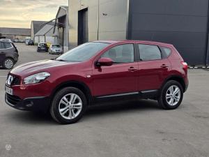 Red Nissan Qashqai 2011 in Taurage, with an engine capacity of 1.46 L and mileage of 218 thousand km for 3800 €, photo 5 on AUTOMOTO.COM.LV