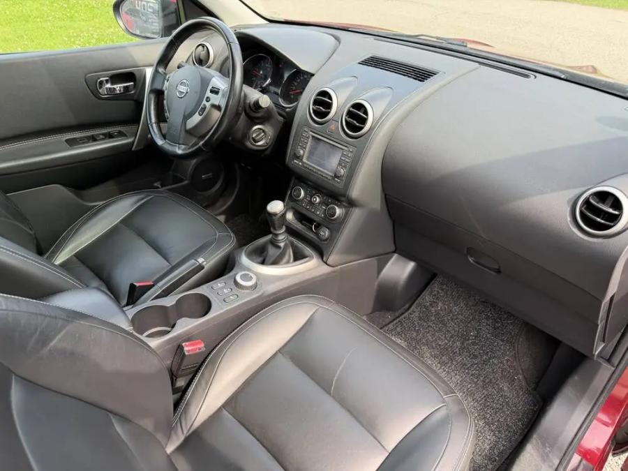 Sarkans Nissan Qashqai 2011 Ventspils, ar dzinēja tilpumu 2.00 L un nobraukumu 177 tūkst. km par 5500 €, foto 11 vietnē AUTOMOTO.COM.LV