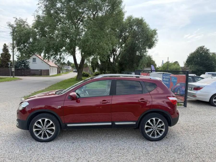 Sarkans Nissan Qashqai 2011 Ventspils, ar dzinēja tilpumu 2.00 L un nobraukumu 177 tūkst. km par 5500 €, foto 19 vietnē AUTOMOTO.COM.LV