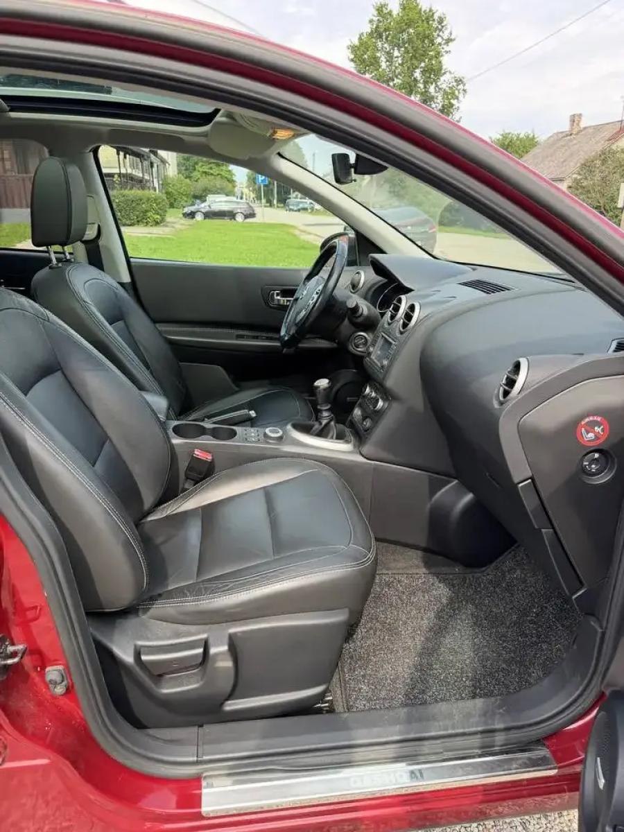 Sarkans Nissan Qashqai 2011 Ventspils, ar dzinēja tilpumu 2.00 L un nobraukumu 177 tūkst. km par 5500 €, foto 20 vietnē AUTOMOTO.COM.LV