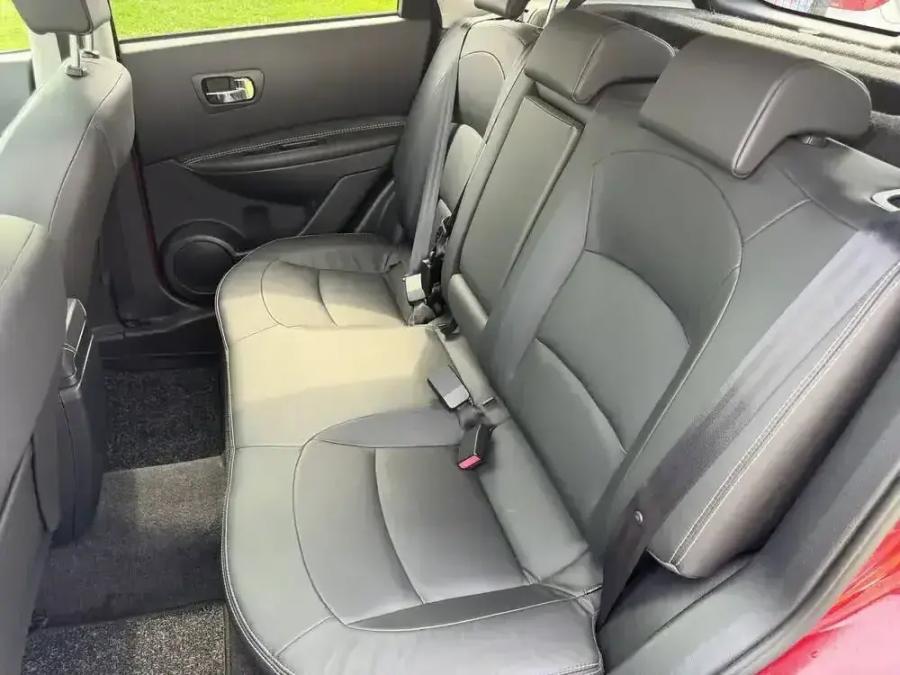 Sarkans Nissan Qashqai 2011 Ventspils, ar dzinēja tilpumu 2.00 L un nobraukumu 177 tūkst. km par 5500 €, foto 21 vietnē AUTOMOTO.COM.LV