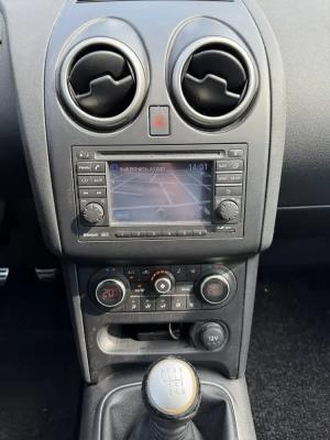 Sarkans Nissan Qashqai 2011 Ventspils, ar dzinēja tilpumu 2.00 L un nobraukumu 177 tūkst. km par 5500 €, foto 23 vietnē AUTOMOTO.COM.LV