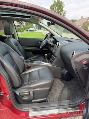Red Nissan Qashqai 2011 in Ventspils, with an engine capacity of 2.00 L and mileage of 177 thousand km for 5990 €, photo 23 on AUTOMOTO.COM.LV