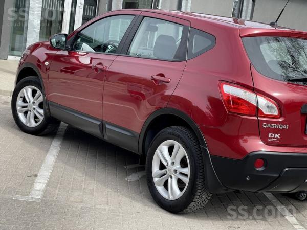 Sarkans Nissan Qashqai 2012 Jūrmala, ar dzinēja tilpumu 1.60 L un nobraukumu 0 tūkst. km par 5100 €, foto 9 vietnē AUTOMOTO.COM.LV