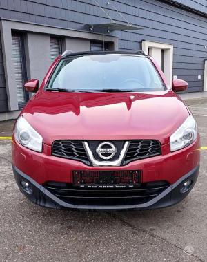 Sarkans Nissan Qashqai 2012 Kauņa, ar dzinēja tilpumu 1.46 L un nobraukumu 196 tūkst. km par 5300 €, foto 2 vietnē AUTOMOTO.COM.LV