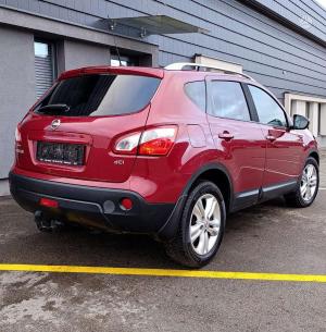 Sarkans Nissan Qashqai 2012 Kauņa, ar dzinēja tilpumu 1.46 L un nobraukumu 196 tūkst. km par 5300 €, foto 4 vietnē AUTOMOTO.COM.LV