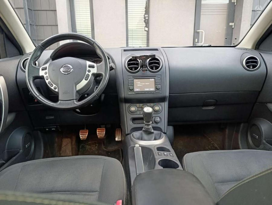 Sarkans Nissan Qashqai 2012 Kauņa, ar dzinēja tilpumu 1.46 L un nobraukumu 196 tūkst. km par 5300 €, foto 7 vietnē AUTOMOTO.COM.LV