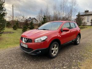 Red Nissan Qashqai 2012 in Vilnius, with an engine capacity of 1.60 L and mileage of 220 thousand km for 4900 €, photo  on AUTOMOTO.COM.LV