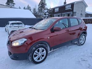 Sarkans Nissan Qashqai 2012 Viļņa, ar dzinēja tilpumu 2.00 L un nobraukumu 268 tūkst. km par 4850 €, foto  vietnē AUTOMOTO.COM.LV