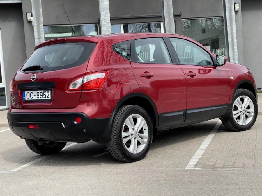 Sarkans Nissan Qashqai 2012 Rīga, ar dzinēja tilpumu 1.60 L un nobraukumu 201 tūkst. km par 6650 €, foto 4 vietnē AUTOMOTO.COM.LV