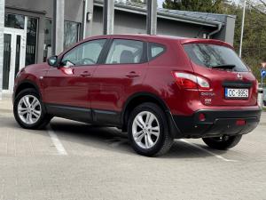 Sarkans Nissan Qashqai 2012 Rīga, ar dzinēja tilpumu 1.60 L un nobraukumu 201 tūkst. km par 6650 €, foto 8 vietnē AUTOMOTO.COM.LV