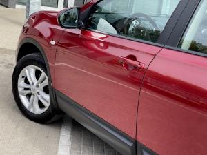 Sarkans Nissan Qashqai 2012 Rīga, ar dzinēja tilpumu 1.60 L un nobraukumu 201 tūkst. km par 6650 €, foto 9 vietnē AUTOMOTO.COM.LV