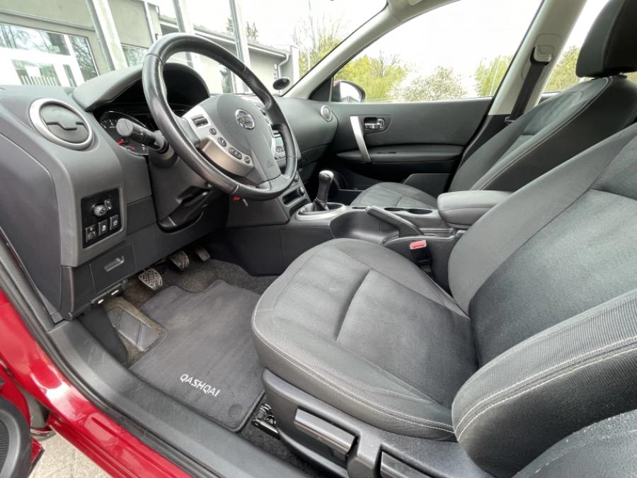 Sarkans Nissan Qashqai 2012 Rīga, ar dzinēja tilpumu 1.60 L un nobraukumu 201 tūkst. km par 6650 €, foto 13 vietnē AUTOMOTO.COM.LV