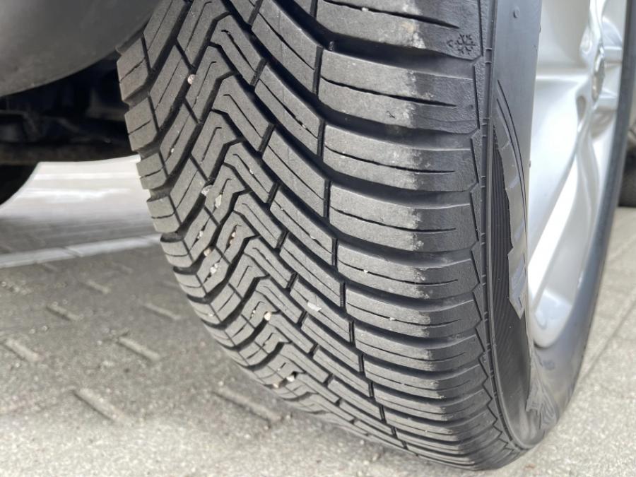 Sarkans Nissan Qashqai 2012 Rīga, ar dzinēja tilpumu 1.60 L un nobraukumu 201 tūkst. km par 6650 €, foto 23 vietnē AUTOMOTO.COM.LV