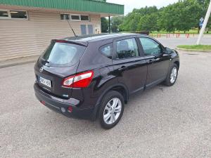 Sarkans Nissan Qashqai 2012 Marijampole, ar dzinēja tilpumu 1.60 L un nobraukumu 196 tūkst. km par 5100 €, foto 4 vietnē AUTOMOTO.COM.LV