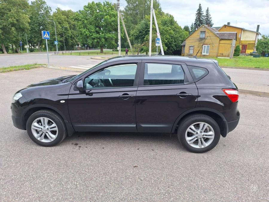 Sarkans Nissan Qashqai 2012 Marijampole, ar dzinēja tilpumu 1.60 L un nobraukumu 196 tūkst. km par 5100 €, foto 7 vietnē AUTOMOTO.COM.LV