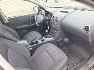 Sarkans Nissan Qashqai 2012 Marijampole, ar dzinēja tilpumu 1.60 L un nobraukumu 196 tūkst. km par 5100 €, foto 10 vietnē AUTOMOTO.COM.LV