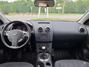 Sarkans Nissan Qashqai 2012 Marijampole, ar dzinēja tilpumu 1.60 L un nobraukumu 196 tūkst. km par 5100 €, foto 12 vietnē AUTOMOTO.COM.LV