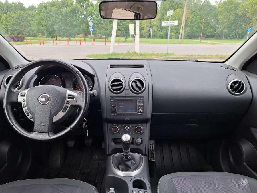 Sarkans Nissan Qashqai 2012 Marijampole, ar dzinēja tilpumu 1.60 L un nobraukumu 196 tūkst. km par 5100 €, foto 12 vietnē AUTOMOTO.COM.LV