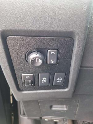 Sarkans Nissan Qashqai 2012 Marijampole, ar dzinēja tilpumu 1.60 L un nobraukumu 196 tūkst. km par 5100 €, foto 22 vietnē AUTOMOTO.COM.LV