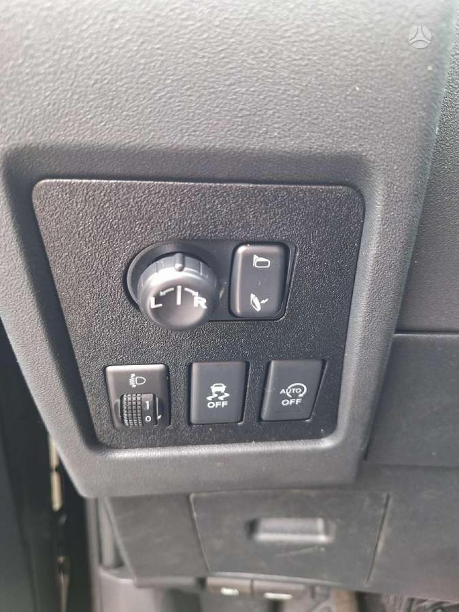Sarkans Nissan Qashqai 2012 Marijampole, ar dzinēja tilpumu 1.60 L un nobraukumu 196 tūkst. km par 5100 €, foto 22 vietnē AUTOMOTO.COM.LV