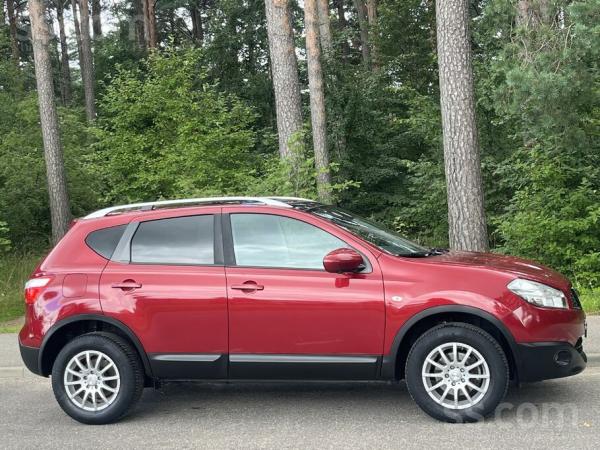 Red Nissan Qashqai 2012 in Valmiera, with an engine capacity of 1.50 L and mileage of 0 thousand km for 7000 €, photo 4 on AUTOMOTO.COM.LV