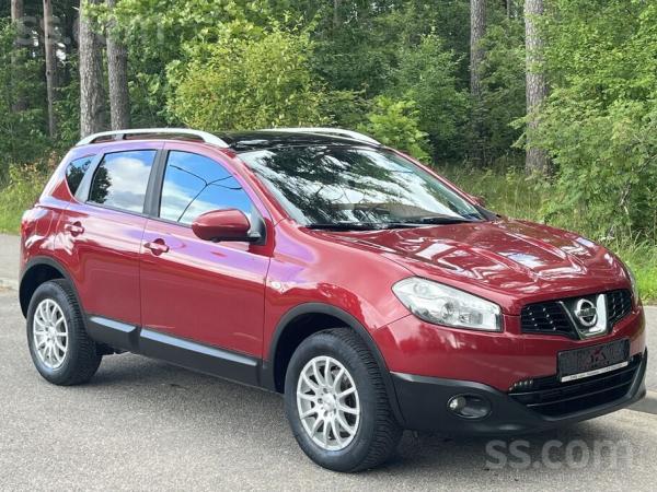 Red Nissan Qashqai 2012 in Valmiera, with an engine capacity of 1.50 L and mileage of 0 thousand km for 7000 €, photo 5 on AUTOMOTO.COM.LV