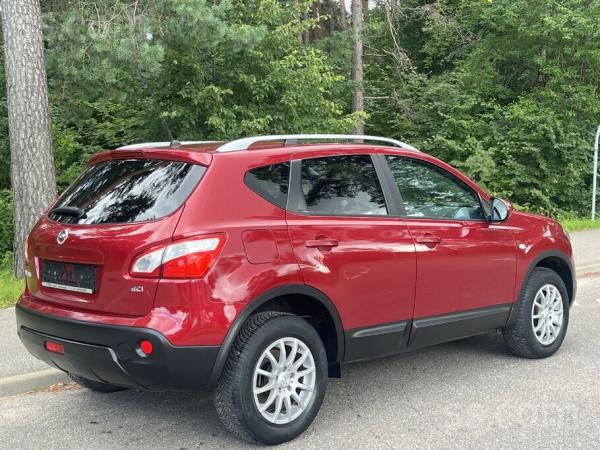 Red Nissan Qashqai 2012 in Valmiera, with an engine capacity of 1.50 L and mileage of 0 thousand km for 7000 €, photo 6 on AUTOMOTO.COM.LV