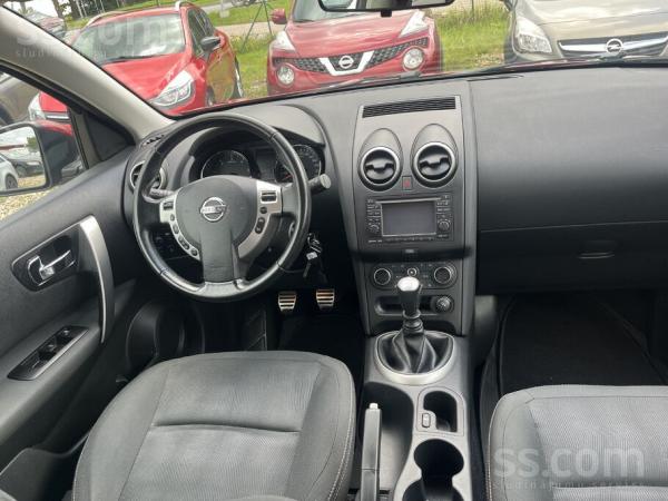 Red Nissan Qashqai 2012 in Valmiera, with an engine capacity of 1.50 L and mileage of 0 thousand km for 7000 €, photo 7 on AUTOMOTO.COM.LV