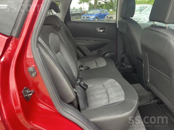 Red Nissan Qashqai 2012 in Valmiera, with an engine capacity of 1.50 L and mileage of 0 thousand km for 7000 €, photo 9 on AUTOMOTO.COM.LV