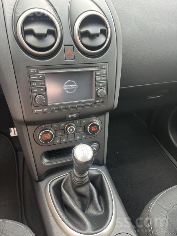 Red Nissan Qashqai 2012 in Valmiera, with an engine capacity of 1.50 L and mileage of 0 thousand km for 7000 €, photo 10 on AUTOMOTO.COM.LV