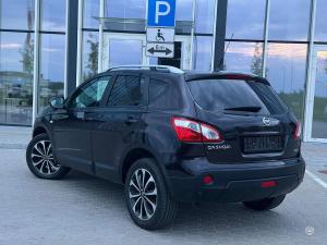 Sarkans Nissan Qashqai 2012 Viļņa, ar dzinēja tilpumu 1.60 L un nobraukumu 270 tūkst. km par 4800 €, foto 6 vietnē AUTOMOTO.COM.LV