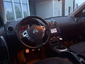 Sarkans Nissan Qashqai 2012 Viļņa, ar dzinēja tilpumu 1.60 L un nobraukumu 270 tūkst. km par 4800 €, foto 17 vietnē AUTOMOTO.COM.LV