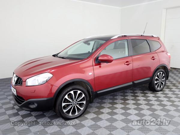 Red Nissan Qashqai 2012 in Tallinn, with an engine capacity of 1.60 L and mileage of 339 thousand km for 3499 €, photo 3 on AUTOMOTO.COM.LV