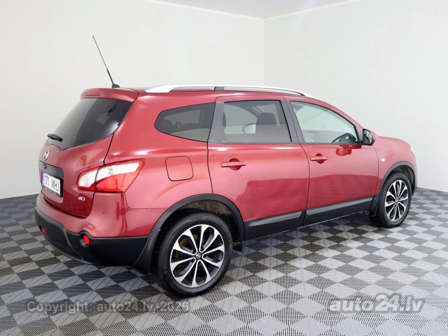 Sarkans Nissan Qashqai 2012 Tallina, ar dzinēja tilpumu 1.60 L un nobraukumu 339 tūkst. km par 3499 €, foto 4 vietnē AUTOMOTO.COM.LV