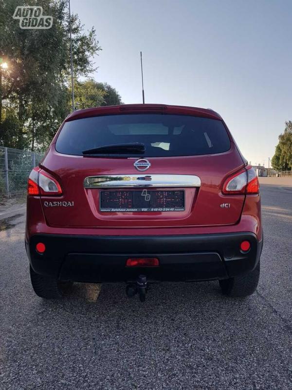 Nissan Qashqai 2012 in Marijampole on AUTOMOTO.COM.LV Red Nissan Qashqai 2012 in Marijampole, with an engine capacity of 1.50 L and mileage of 213 thousand km for 5750 €, photo 5 on AUTOMOTO.COM.LV