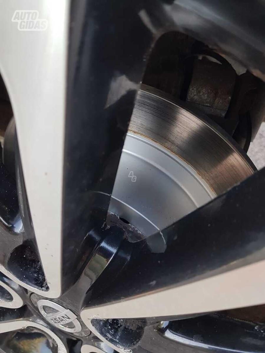 Sarkans Nissan Qashqai 2012 Marijampole, ar dzinēja tilpumu 1.50 L un nobraukumu 213 tūkst. km par 5750 €, foto 11 vietnē AUTOMOTO.COM.LV
