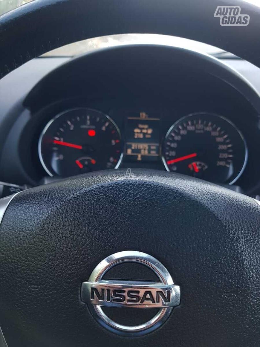 Sarkans Nissan Qashqai 2012 Marijampole, ar dzinēja tilpumu 1.50 L un nobraukumu 213 tūkst. km par 5750 €, foto 19 vietnē AUTOMOTO.COM.LV