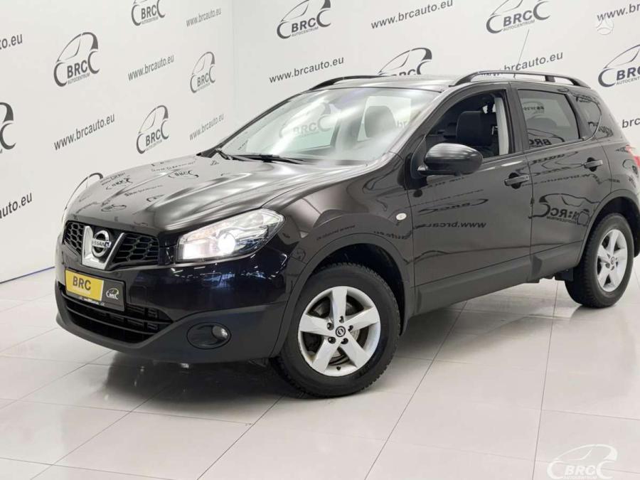 Red Nissan Qashqai 2013 in Vilnius, with an engine capacity of 1.60 L and mileage of 223 thousand km for 6200 €, photo 1 on AUTOMOTO.COM.LV