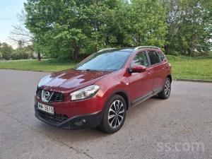 Red Nissan Qashqai 2013 in Riga, with an engine capacity of 1.60 L and mileage of 234 thousand km for 6000 €, photo  on AUTOMOTO.COM.LV
