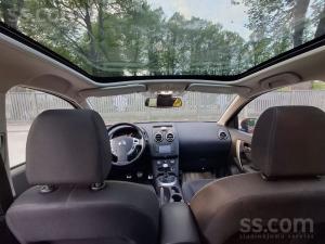 Red Nissan Qashqai 2013 in Riga, with an engine capacity of 1.60 L and mileage of 234 thousand km for 6000 €, photo 6 on AUTOMOTO.COM.LV