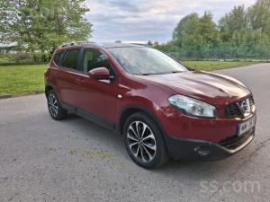 Red Nissan Qashqai 2013 in Riga, with an engine capacity of 1.60 L and mileage of 234 thousand km for 6000 €, photo  on AUTOMOTO.COM.LV