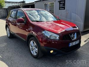 Red Nissan Qashqai 2013 in Daugavpils, with an engine capacity of 1.60 L and mileage of 0 thousand km for 5290 €, photo  on AUTOMOTO.COM.LV