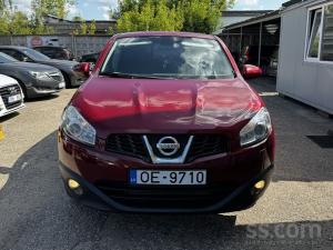 Red Nissan Qashqai 2013 in Daugavpils, with an engine capacity of 1.60 L and mileage of 0 thousand km for 5290 €, photo 3 on AUTOMOTO.COM.LV