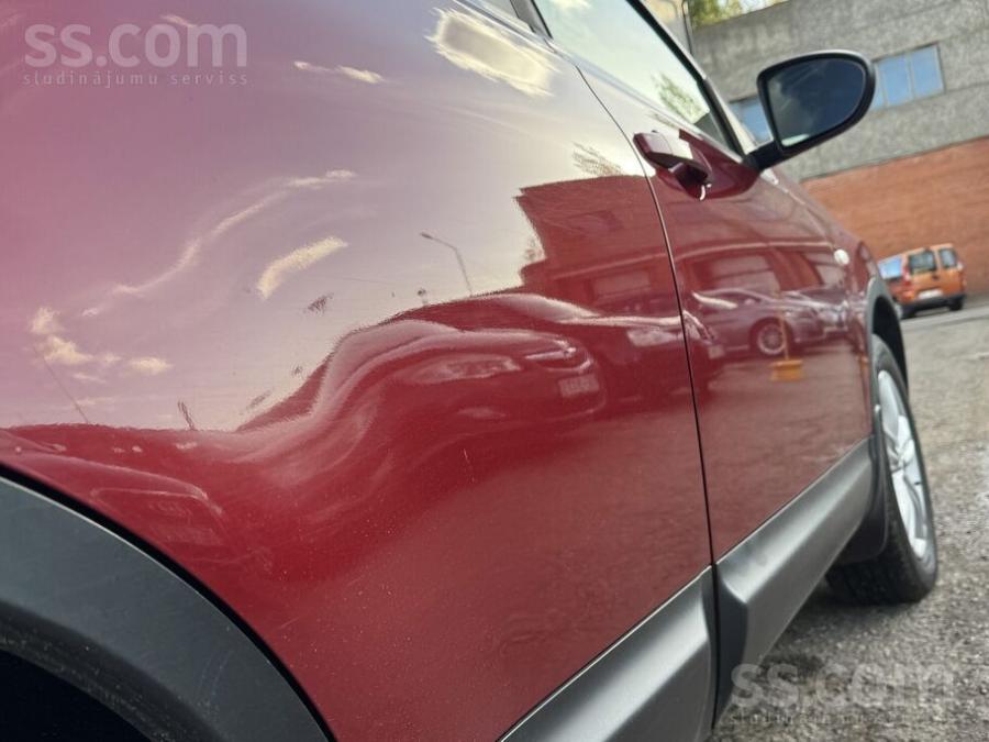 Red Nissan Qashqai 2013 in Daugavpils, with an engine capacity of 1.60 L and mileage of 0 thousand km for 5290 €, photo 10 on AUTOMOTO.COM.LV