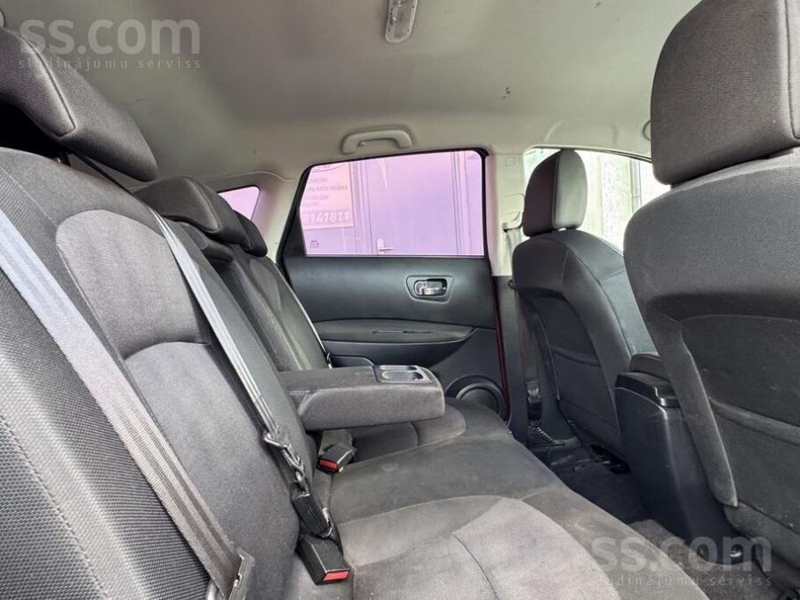 Red Nissan Qashqai 2013 in Daugavpils, with an engine capacity of 1.60 L and mileage of 0 thousand km for 5290 €, photo 15 on AUTOMOTO.COM.LV