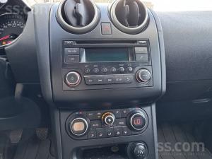 Red Nissan Qashqai 2013 in Daugavpils, with an engine capacity of 1.60 L and mileage of 0 thousand km for 5290 €, photo 18 on AUTOMOTO.COM.LV