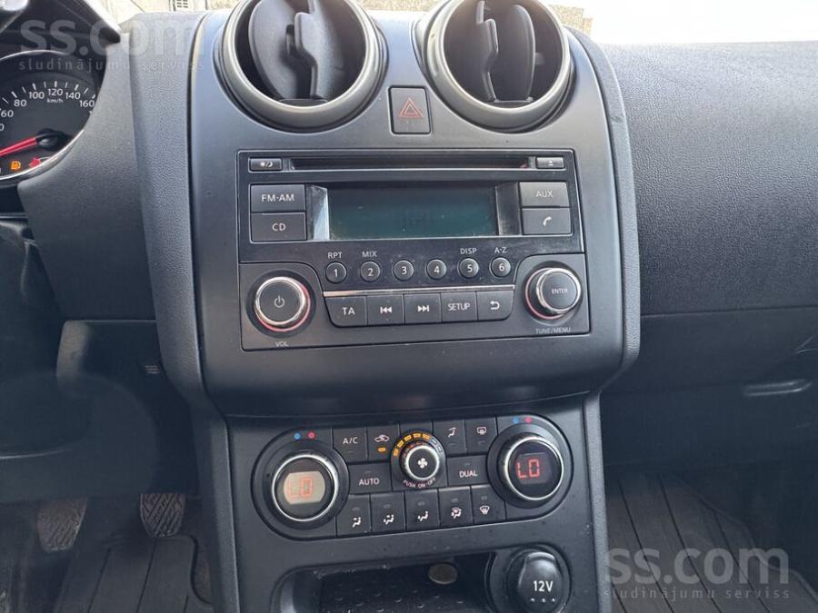 Red Nissan Qashqai 2013 in Daugavpils, with an engine capacity of 1.60 L and mileage of 0 thousand km for 5290 €, photo 18 on AUTOMOTO.COM.LV