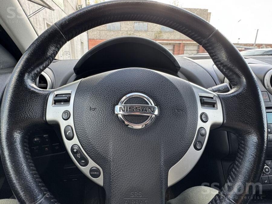 Red Nissan Qashqai 2013 in Daugavpils, with an engine capacity of 1.60 L and mileage of 0 thousand km for 5290 €, photo 20 on AUTOMOTO.COM.LV