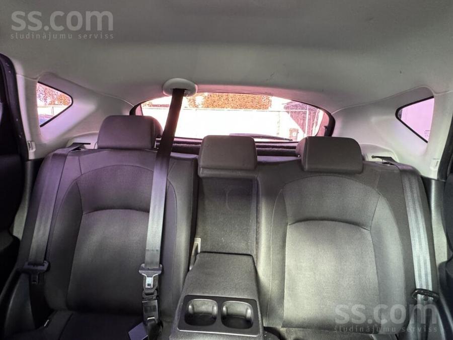 Red Nissan Qashqai 2013 in Daugavpils, with an engine capacity of 1.60 L and mileage of 0 thousand km for 5290 €, photo 22 on AUTOMOTO.COM.LV